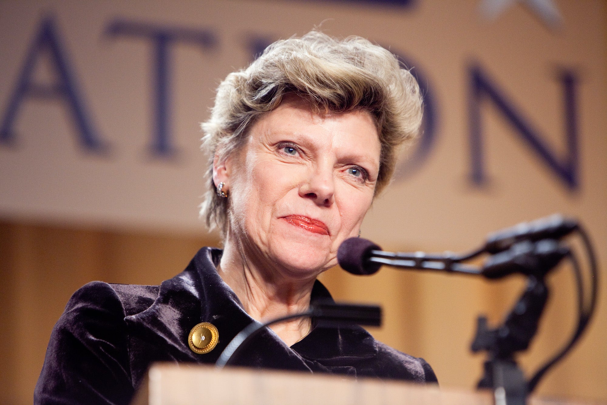 'Fresh Air' Remembers Cokie Roberts, A Founding Mother Of NPR | Fresh ...